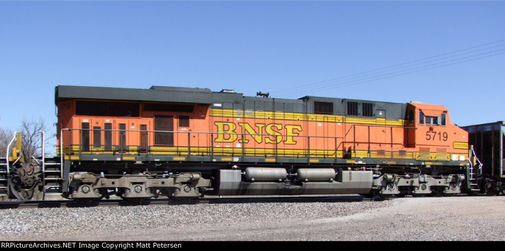 BNSF 5719